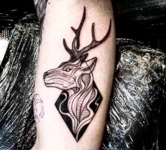 Tatuaggio Cervo: Significato, Idee e Foto - Tatuaggio.co