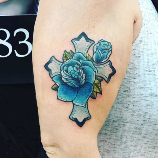 Tatuaggio Croce: Significato, Idee e Foto - Tatuaggio.co