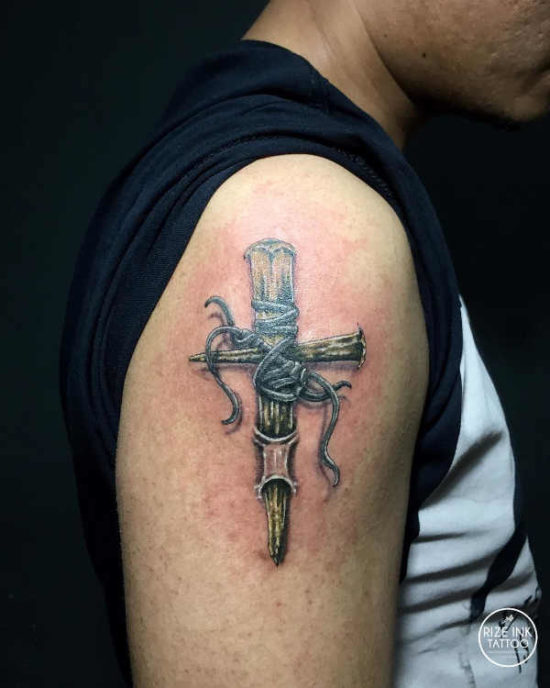 Tatuaggio Croce: Significato, Idee e Foto - Tatuaggio.co