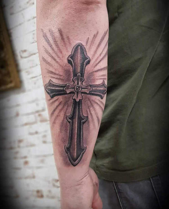 Tatuaggio Croce: Significato, Idee e Foto - Tatuaggio.co