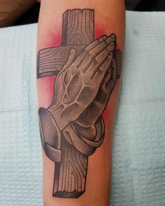 Tatuaggio Croce: Significato, Idee e Foto - Tatuaggio.co